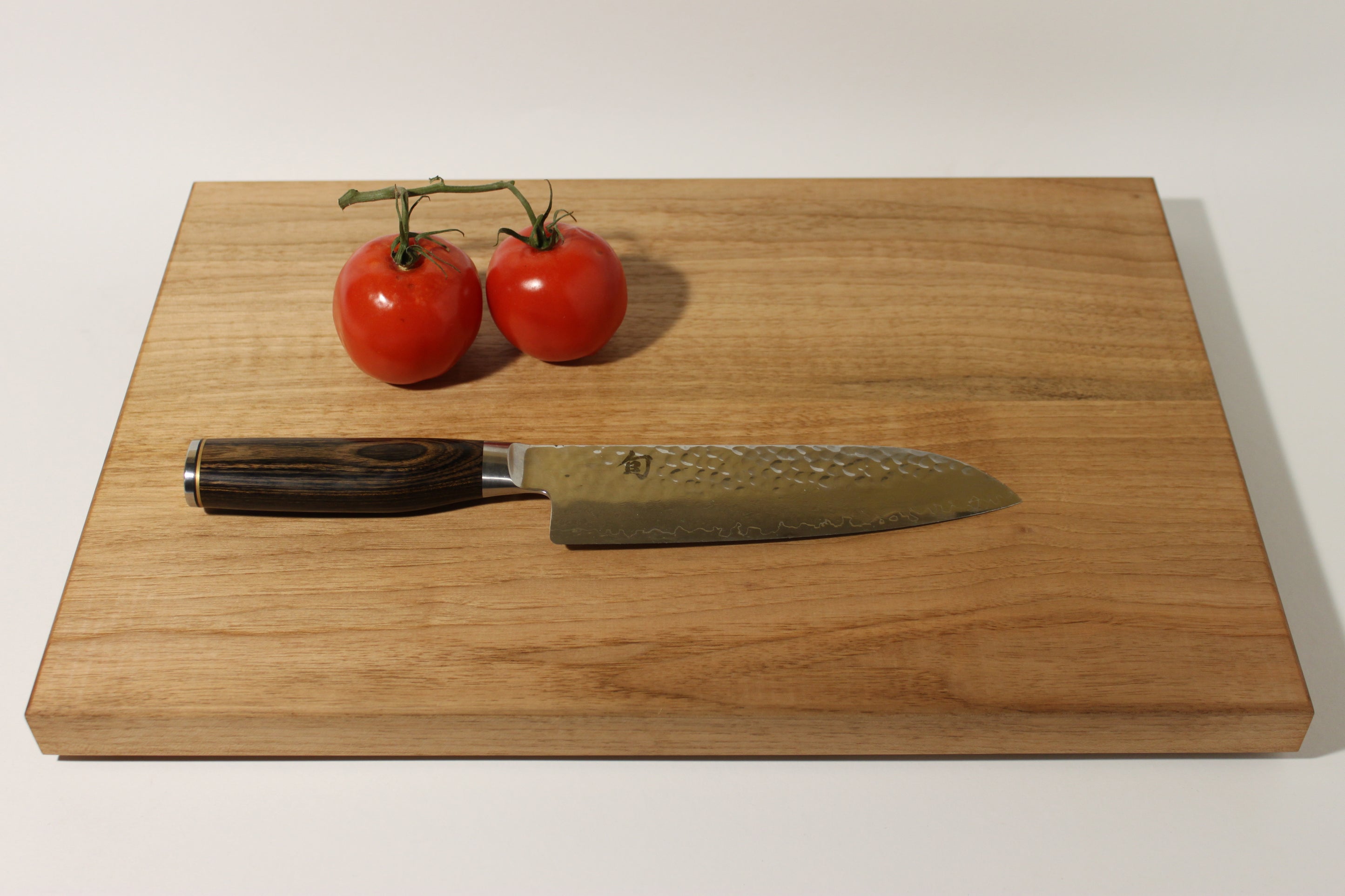 Schneidebrett 45cm x 30cm x 2.7cm Nussbaum – Kochbretter Straub