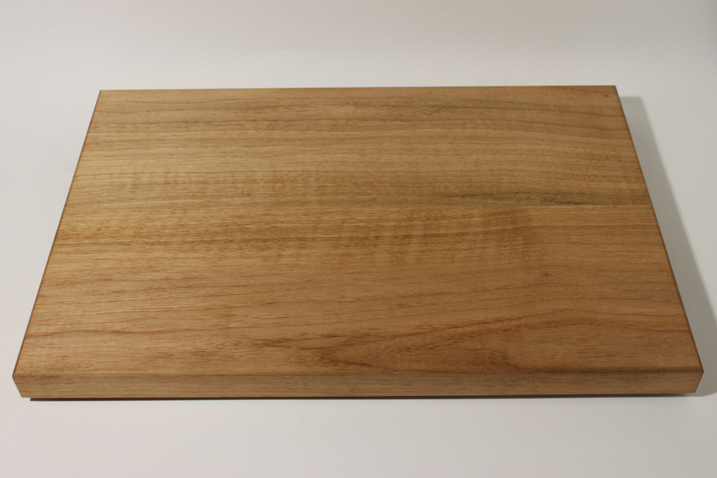 Schneidebrett 45cm x 30cm x 2.7cm Nussbaum – Kochbretter Straub