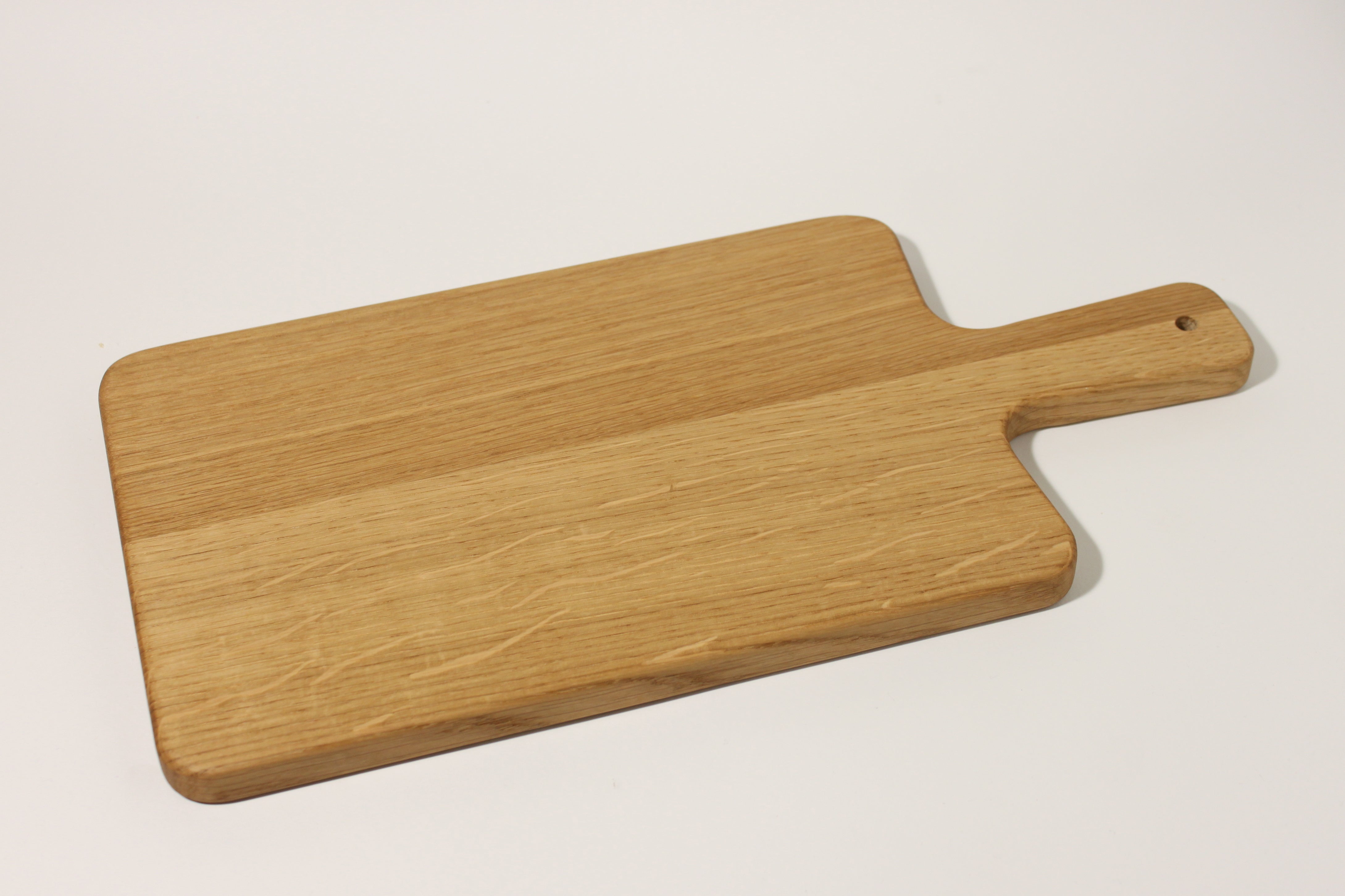 Schneidebrett 40cm x 20cm x 1.7cm mit Griff Eiche – Kochbretter Straub